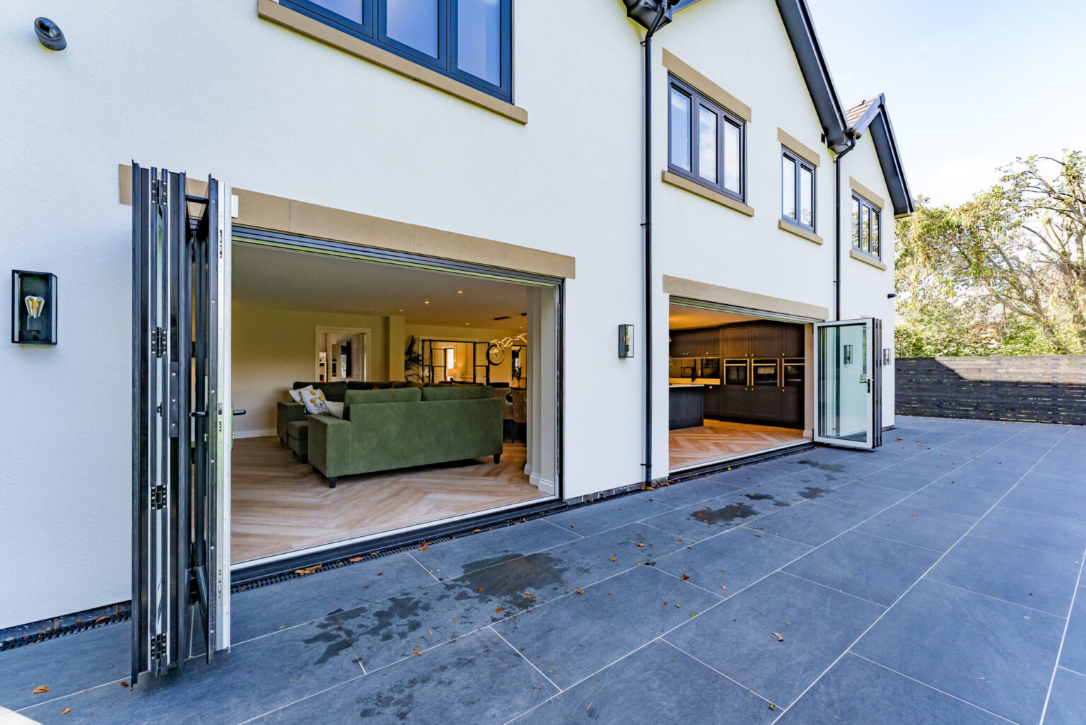 Infinity flush a seamless fit for aluminium doors - Glass Times