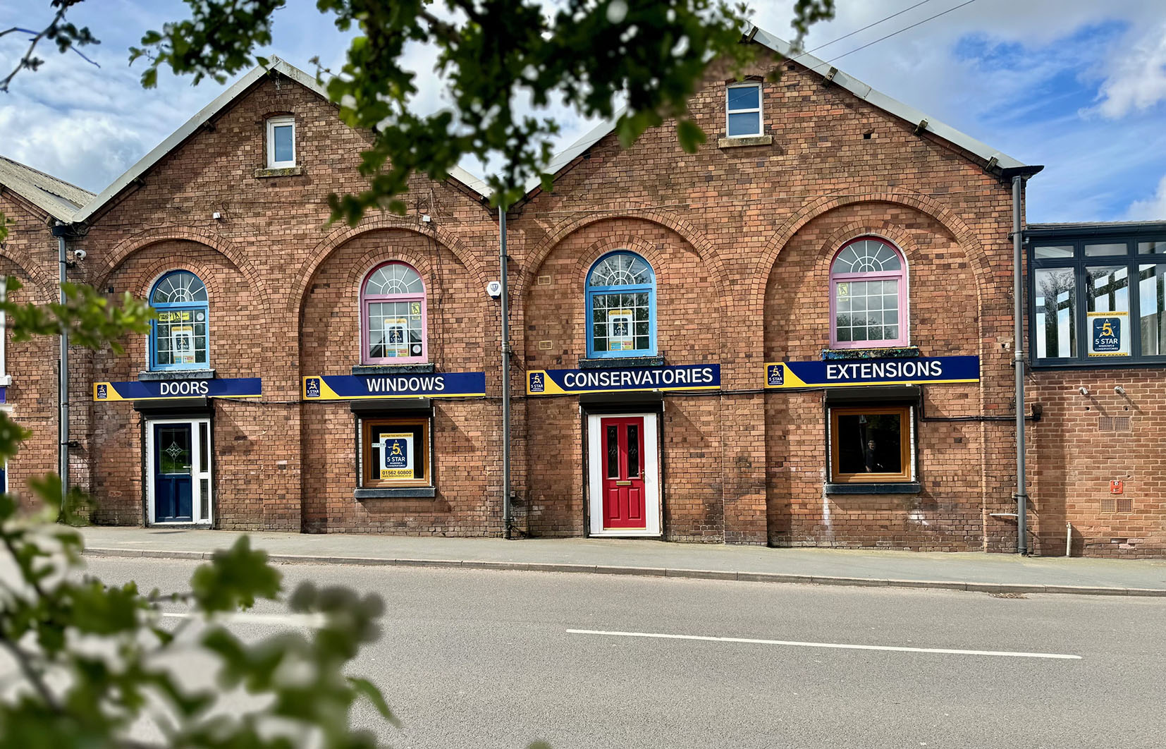 New 5 Star showroom set to create 20 new jobs - Glass Times
